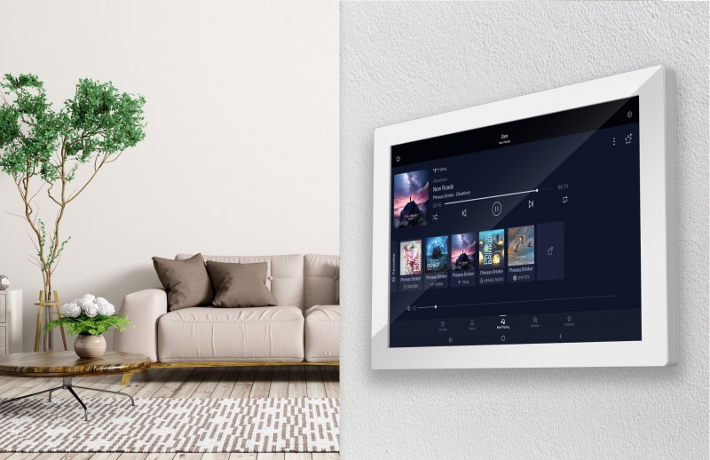 Russound - XTS7 Wall-Mounted 7" Color Touchscreen